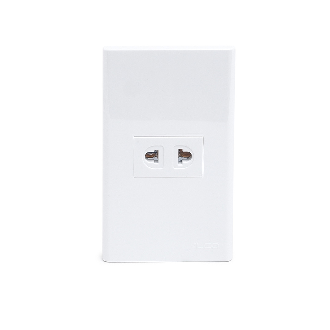 Wide Series 1 Gang Universal Outlet Set - CMA